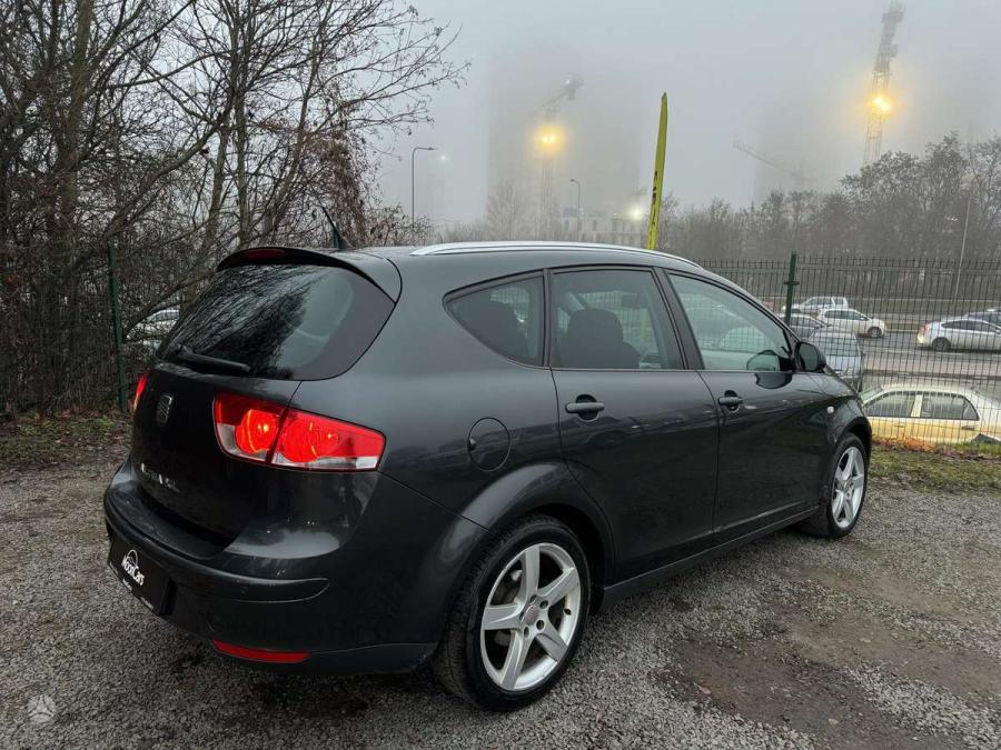 Pelēks SEAT Altea XL 2010 Viļņa, ar dzinēja tilpumu 1.40 L un nobraukumu 175 tūkst. km par 2800 €, foto 7 vietnē AUTOMOTO.COM.LV