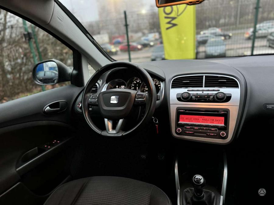 Pelēks SEAT Altea XL 2010 Viļņa, ar dzinēja tilpumu 1.40 L un nobraukumu 175 tūkst. km par 2800 €, foto 18 vietnē AUTOMOTO.COM.LV