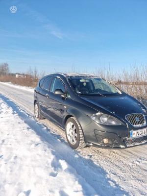 Grey SEAT Altea XL 2010 in Kaunas, with an engine capacity of 1.90 L and mileage of 308 thousand km for 2199 €, photo 2 on AUTOMOTO.COM.LV