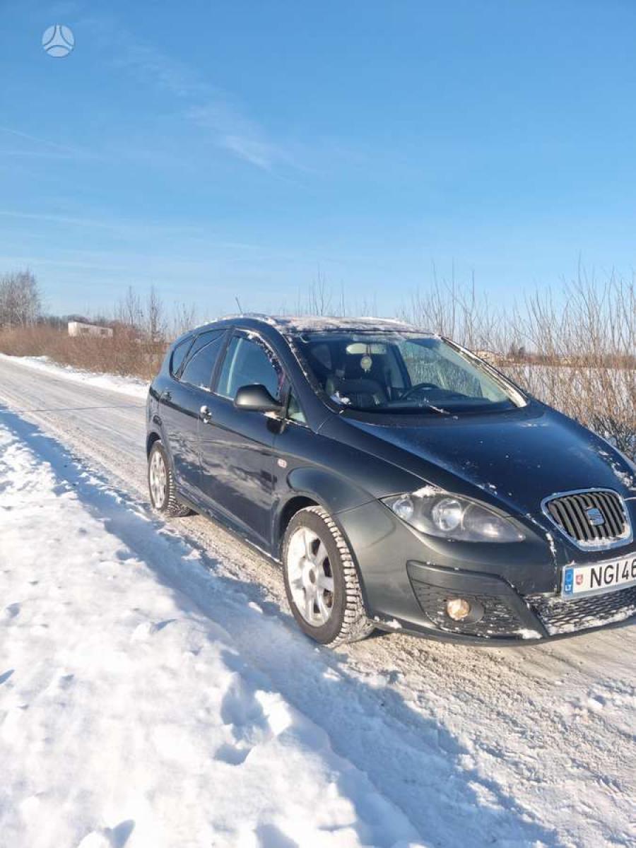 Grey SEAT Altea XL 2010 in Kaunas, with an engine capacity of 1.90 L and mileage of 308 thousand km for 2199 €, photo 2 on AUTOMOTO.COM.LV