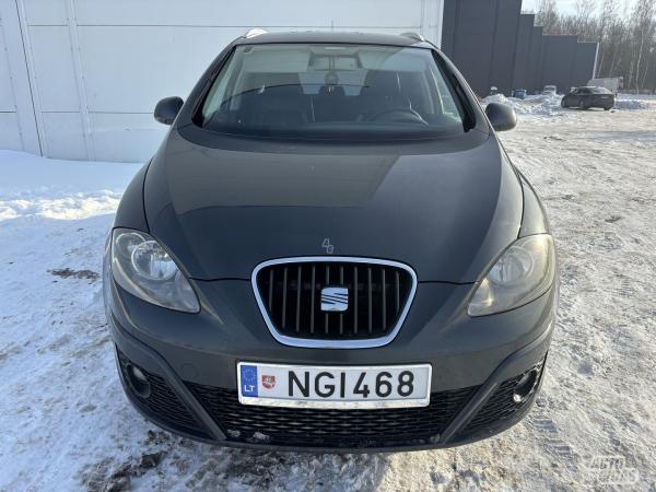 Pelēks SEAT Altea XL 2010 Kauņa, ar dzinēja tilpumu 1.90 L un nobraukumu 300 tūkst. km par 2990 €, foto 2 vietnē AUTOMOTO.COM.LV