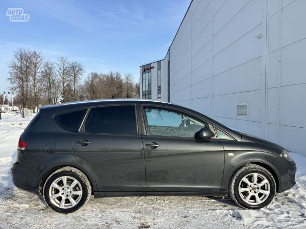 Pelēks SEAT Altea XL 2010 Kauņa, ar dzinēja tilpumu 1.90 L un nobraukumu 300 tūkst. km par 2990 €, foto 5 vietnē AUTOMOTO.COM.LV