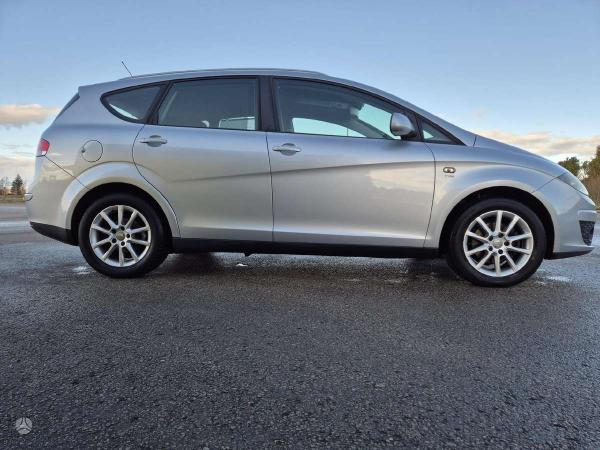 Pelēks SEAT Altea XL 2010 Šilutė, ar dzinēja tilpumu 1.40 L un nobraukumu 170 tūkst. km par 1999 €, foto 5 vietnē AUTOMOTO.COM.LV