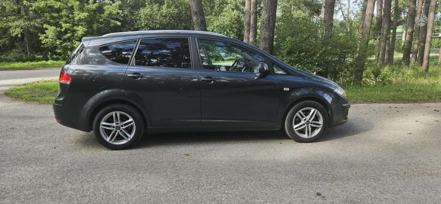 Grey SEAT Altea XL 2010 in Ukmerge, with an engine capacity of 1.90 L and mileage of 316 thousand km for 3000 €, photo 6 on AUTOMOTO.COM.LV