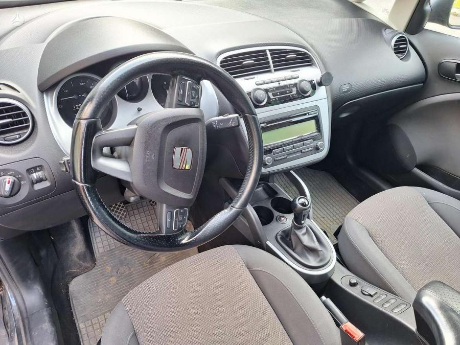 Grey SEAT Altea XL 2010 in Kaunas, with an engine capacity of 1.60 L and mileage of 250 thousand km for 2200 €, photo 7 on AUTOMOTO.COM.LV