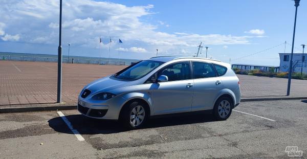 SEAT Altea XL 2010 Viļņa vietnē Pelēks SEAT Altea XL 2010 Viļņa, ar dzinēja tilpumu 2.00 L un nobraukumu 339 tūkst. km par 3200 €, foto 1 vietnē AUTOMOTO.COM.LV