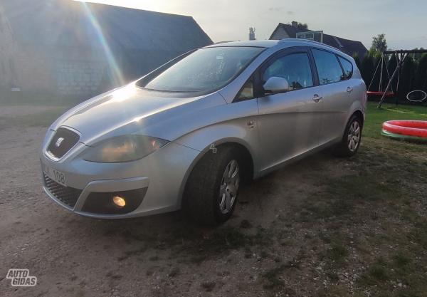 SEAT Altea XL 2010 Viļņa vietnē Pelēks SEAT Altea XL 2010 Viļņa, ar dzinēja tilpumu 2.00 L un nobraukumu 339 tūkst. km par 3200 €, foto 3 vietnē AUTOMOTO.COM.LV