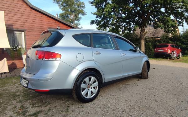 SEAT Altea XL 2010 Viļņa vietnē Pelēks SEAT Altea XL 2010 Viļņa, ar dzinēja tilpumu 2.00 L un nobraukumu 339 tūkst. km par 3200 €, foto 5 vietnē AUTOMOTO.COM.LV