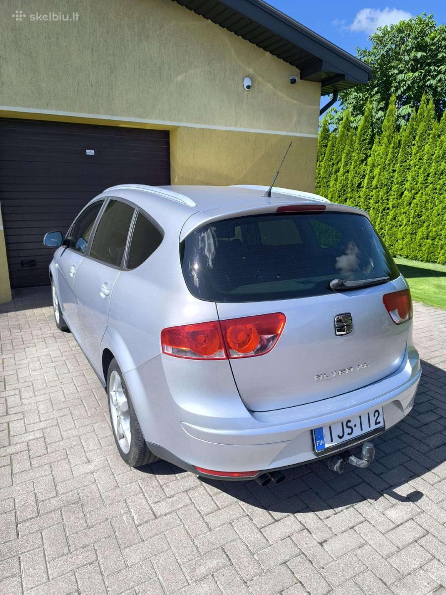 Grey SEAT Altea XL 2011 in Radviliskis, with an engine capacity of 2.00 L and mileage of 296 thousand km for 3900 €, photo 1 on AUTOMOTO.COM.LV