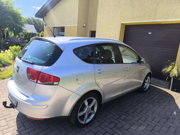 Grey SEAT Altea XL 2011 in Radviliskis, with an engine capacity of 2.00 L and mileage of 296 thousand km for 3900 €, photo 3 on AUTOMOTO.COM.LV