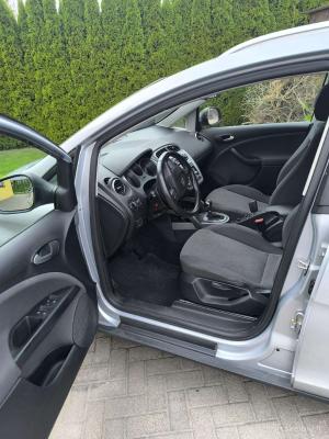 Grey SEAT Altea XL 2011 in Radviliskis, with an engine capacity of 2.00 L and mileage of 296 thousand km for 3900 €, photo 6 on AUTOMOTO.COM.LV