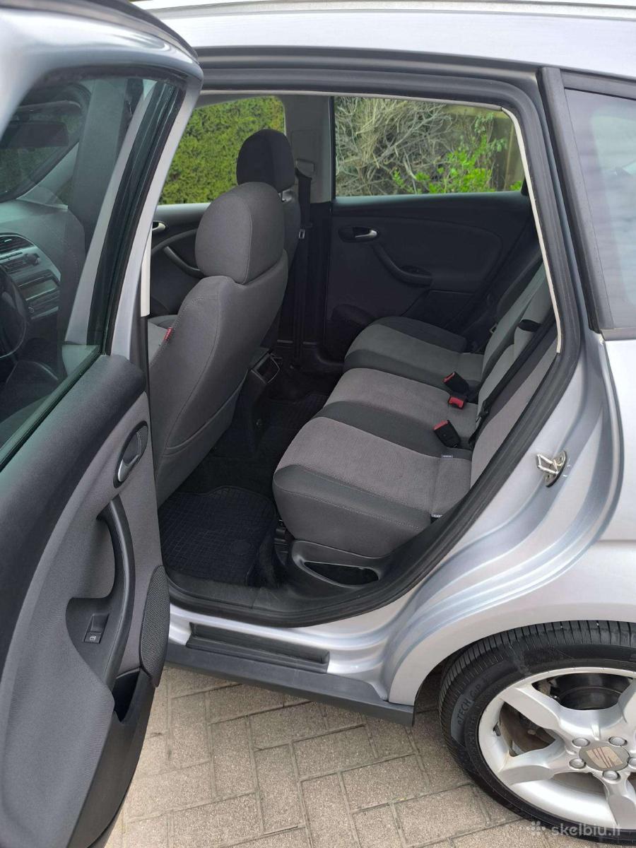 Grey SEAT Altea XL 2011 in Radviliskis, with an engine capacity of 2.00 L and mileage of 296 thousand km for 3900 €, photo 8 on AUTOMOTO.COM.LV
