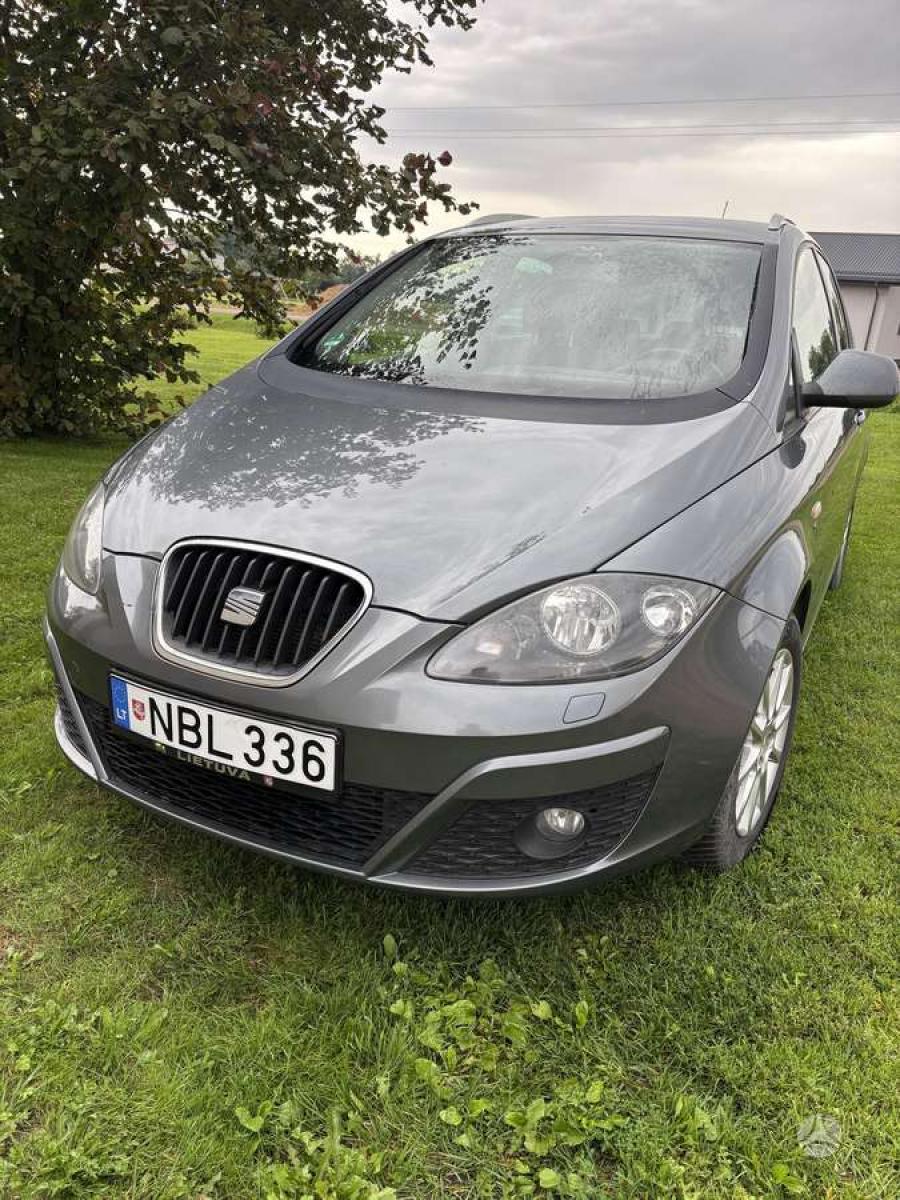 Pelēks SEAT Altea XL 2012 Marijampole, ar dzinēja tilpumu 1.97 L un nobraukumu 221 tūkst. km par 4300 €, foto 1 vietnē AUTOMOTO.COM.LV