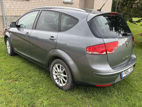 Grey SEAT Altea XL 2012 in Marijampole, with an engine capacity of 1.97 L and mileage of 221 thousand km for 4300 €, photo 3 on AUTOMOTO.COM.LV