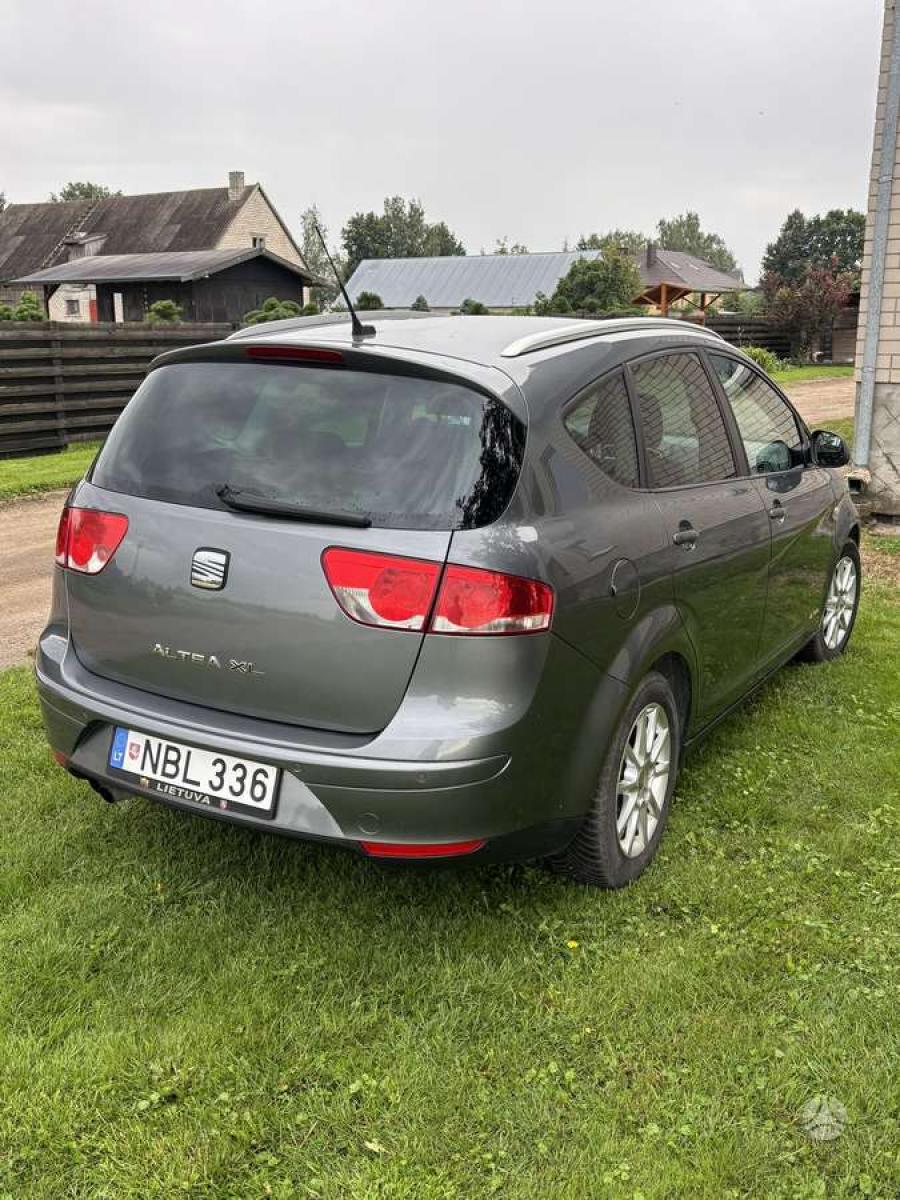 Pelēks SEAT Altea XL 2012 Marijampole, ar dzinēja tilpumu 1.97 L un nobraukumu 221 tūkst. km par 4300 €, foto 5 vietnē AUTOMOTO.COM.LV