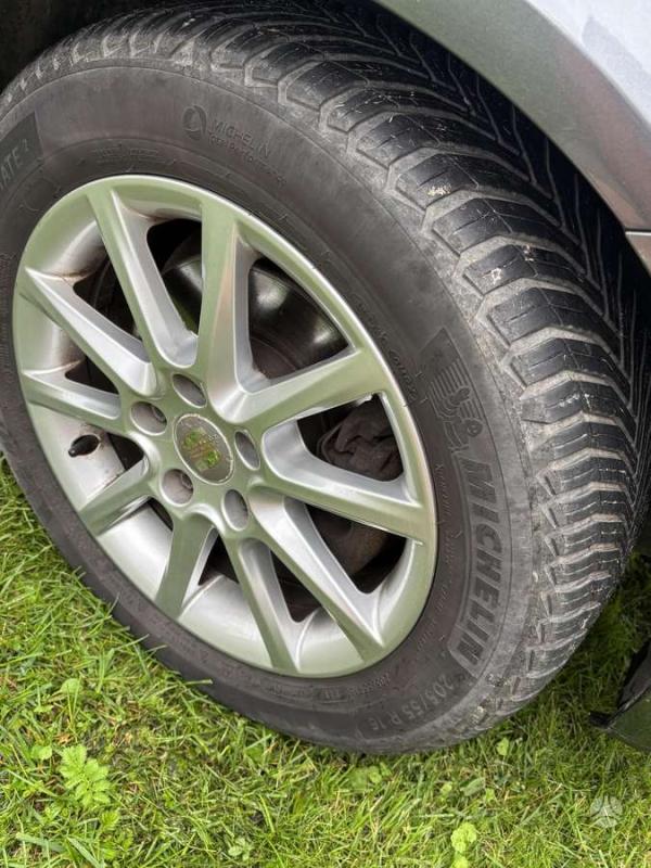 Grey SEAT Altea XL 2012 in Marijampole, with an engine capacity of 1.97 L and mileage of 221 thousand km for 4300 €, photo 7 on AUTOMOTO.COM.LV