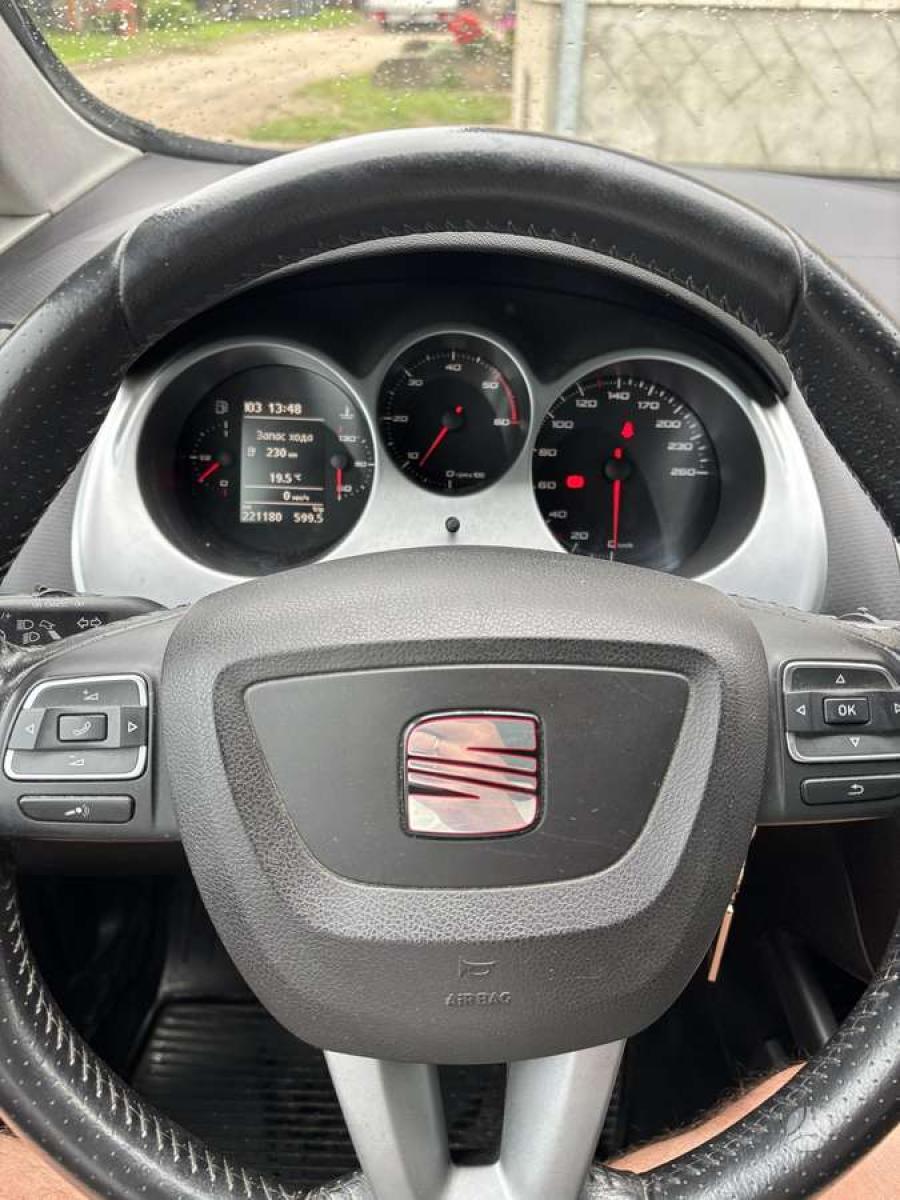 Pelēks SEAT Altea XL 2012 Marijampole, ar dzinēja tilpumu 1.97 L un nobraukumu 221 tūkst. km par 4300 €, foto 12 vietnē AUTOMOTO.COM.LV