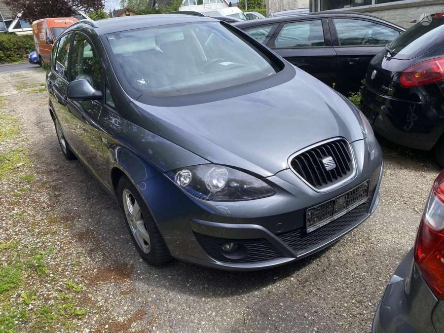 Pelēks SEAT Altea XL 2012 Marijampole, ar dzinēja tilpumu 1.60 L un nobraukumu 292 tūkst. km par 2900 €, foto 3 vietnē AUTOMOTO.COM.LV