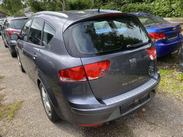 Pelēks SEAT Altea XL 2012 Marijampole, ar dzinēja tilpumu 1.60 L un nobraukumu 292 tūkst. km par 2900 €, foto 4 vietnē AUTOMOTO.COM.LV