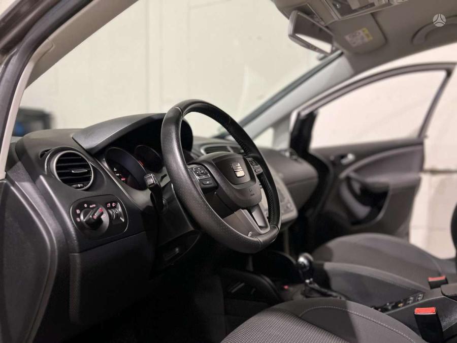 Pelēks SEAT Altea XL 2015 Klaipėda, ar dzinēja tilpumu 1.60 L un nobraukumu 199 tūkst. km par 6900 €, foto 25 vietnē AUTOMOTO.COM.LV
