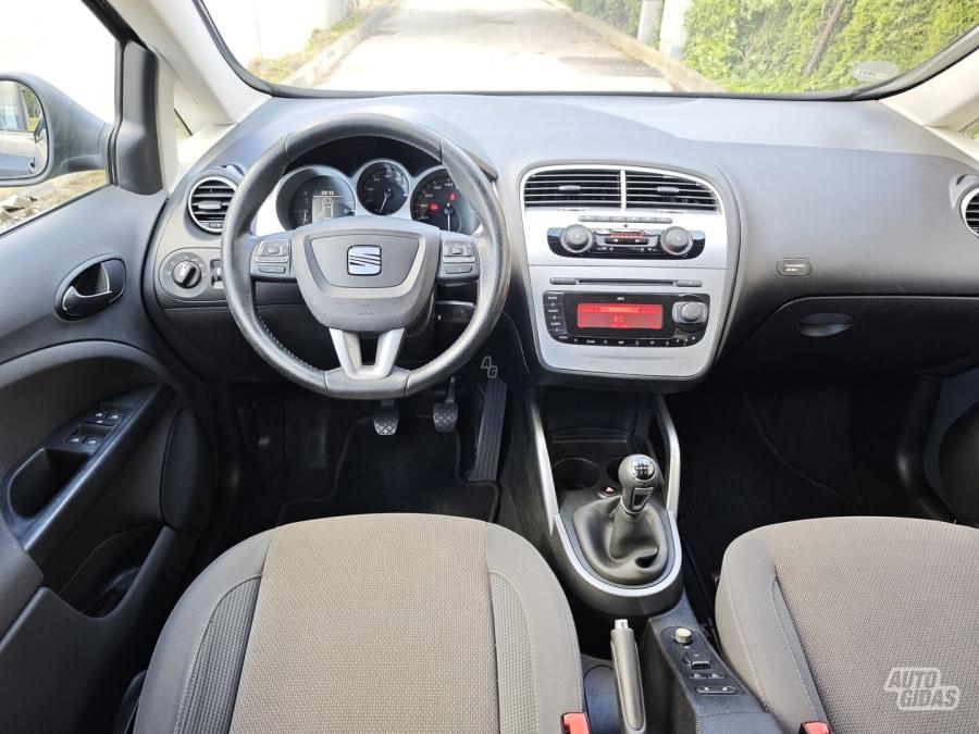 Grey SEAT Altea XL 2009 in Vilnius, with an engine capacity of 1.40 L and mileage of 237 thousand km for 3300 €, photo 12 on AUTOMOTO.COM.LV