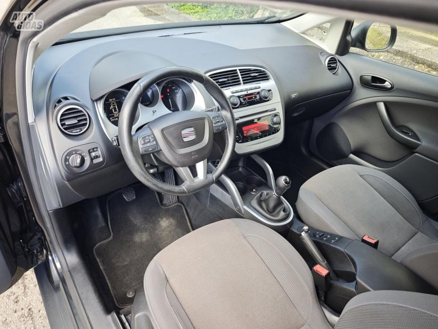 Grey SEAT Altea XL 2009 in Vilnius, with an engine capacity of 1.40 L and mileage of 237 thousand km for 3300 €, photo 13 on AUTOMOTO.COM.LV