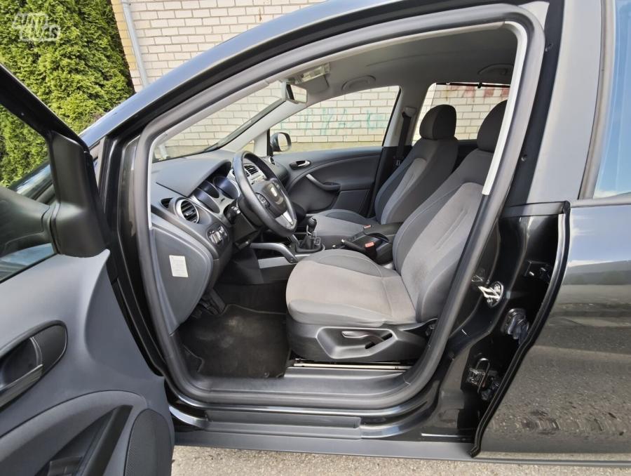 Grey SEAT Altea XL 2009 in Vilnius, with an engine capacity of 1.40 L and mileage of 237 thousand km for 3300 €, photo 14 on AUTOMOTO.COM.LV