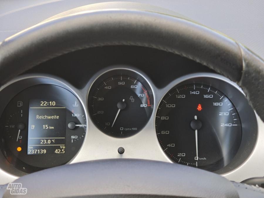 Grey SEAT Altea XL 2009 in Vilnius, with an engine capacity of 1.40 L and mileage of 237 thousand km for 3300 €, photo 16 on AUTOMOTO.COM.LV