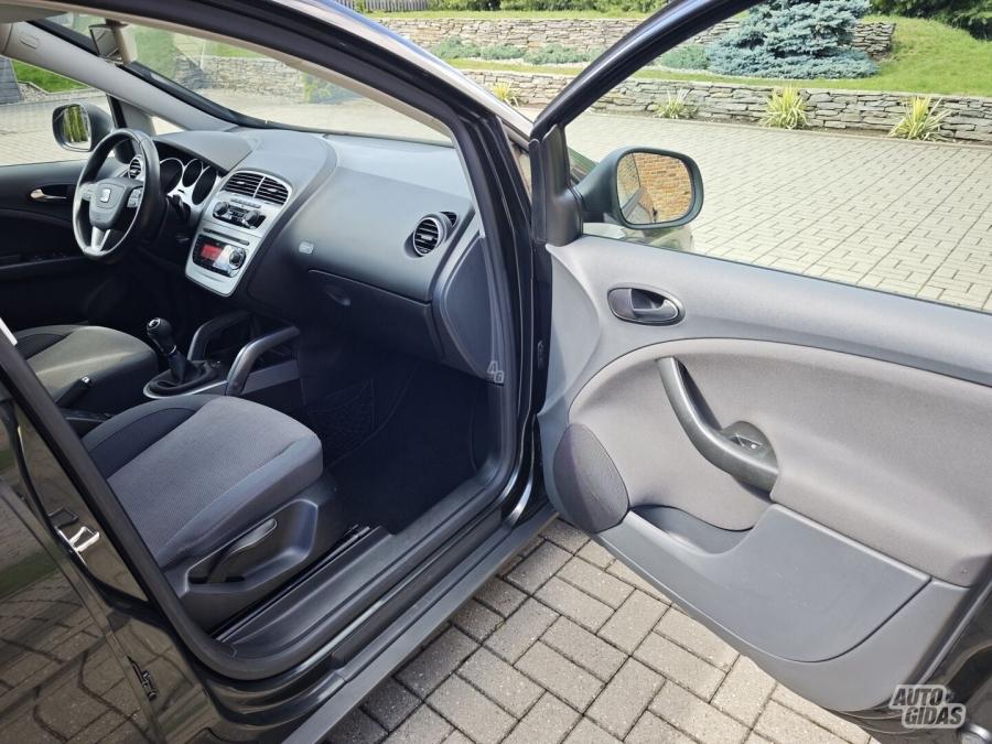 Grey SEAT Altea XL 2009 in Vilnius, with an engine capacity of 1.40 L and mileage of 237 thousand km for 3300 €, photo 23 on AUTOMOTO.COM.LV