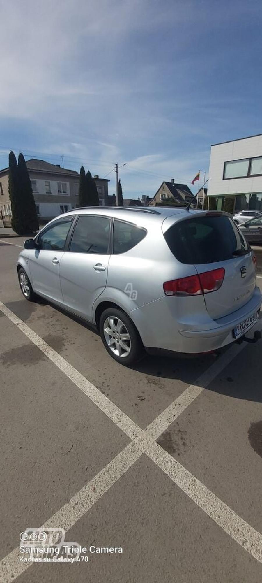 Grey SEAT Altea XL 2010 in Vilkaviskis, with an engine capacity of 1.20 L and mileage of 217 thousand km for 3300 €, photo 6 on AUTOMOTO.COM.LV