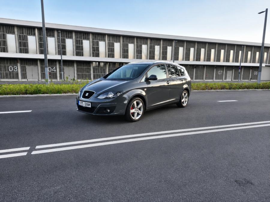 Pelēks SEAT Altea XL 2010 Tallina, ar dzinēja tilpumu 1.80 L un nobraukumu 221 tūkst. km par 4500 €, foto 1 vietnē AUTOMOTO.COM.LV