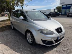 Pelēks SEAT Altea XL 2012 Tallina, ar dzinēja tilpumu 2.00 L un nobraukumu 280 tūkst. km par 3500 €, foto 3 vietnē AUTOMOTO.COM.LV