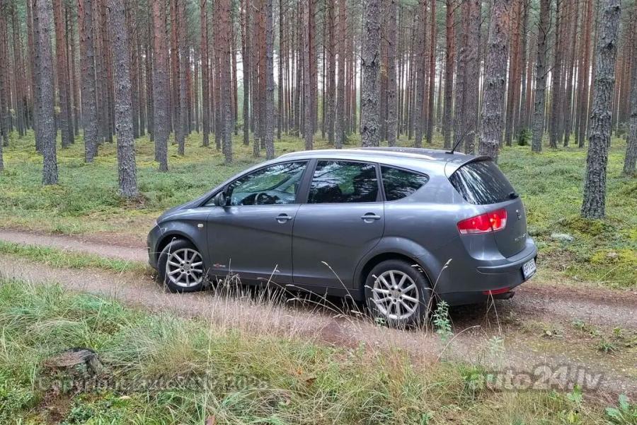 Pelēks SEAT Altea XL 2012 Tartu, ar dzinēja tilpumu 2.00 L un nobraukumu 367 tūkst. km par 2950 €, foto 5 vietnē AUTOMOTO.COM.LV