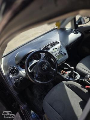 SEAT Altea XL 2007 in Silute, with an engine capacity of 2.00 L and mileage of 279 thousand km for 1200 €, photo 3 on AUTOMOTO.COM.LV