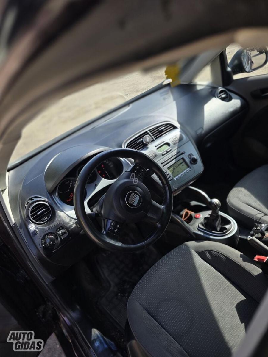 SEAT Altea XL 2007 in Silute, with an engine capacity of 2.00 L and mileage of 279 thousand km for 1200 €, photo 3 on AUTOMOTO.COM.LV