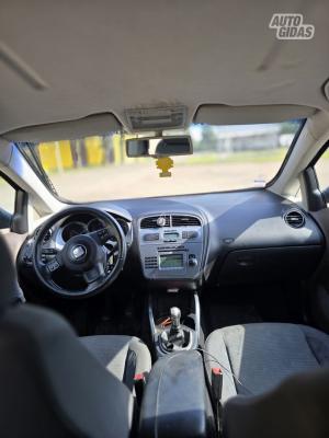SEAT Altea XL 2007 in Silute, with an engine capacity of 2.00 L and mileage of 279 thousand km for 1200 €, photo 9 on AUTOMOTO.COM.LV