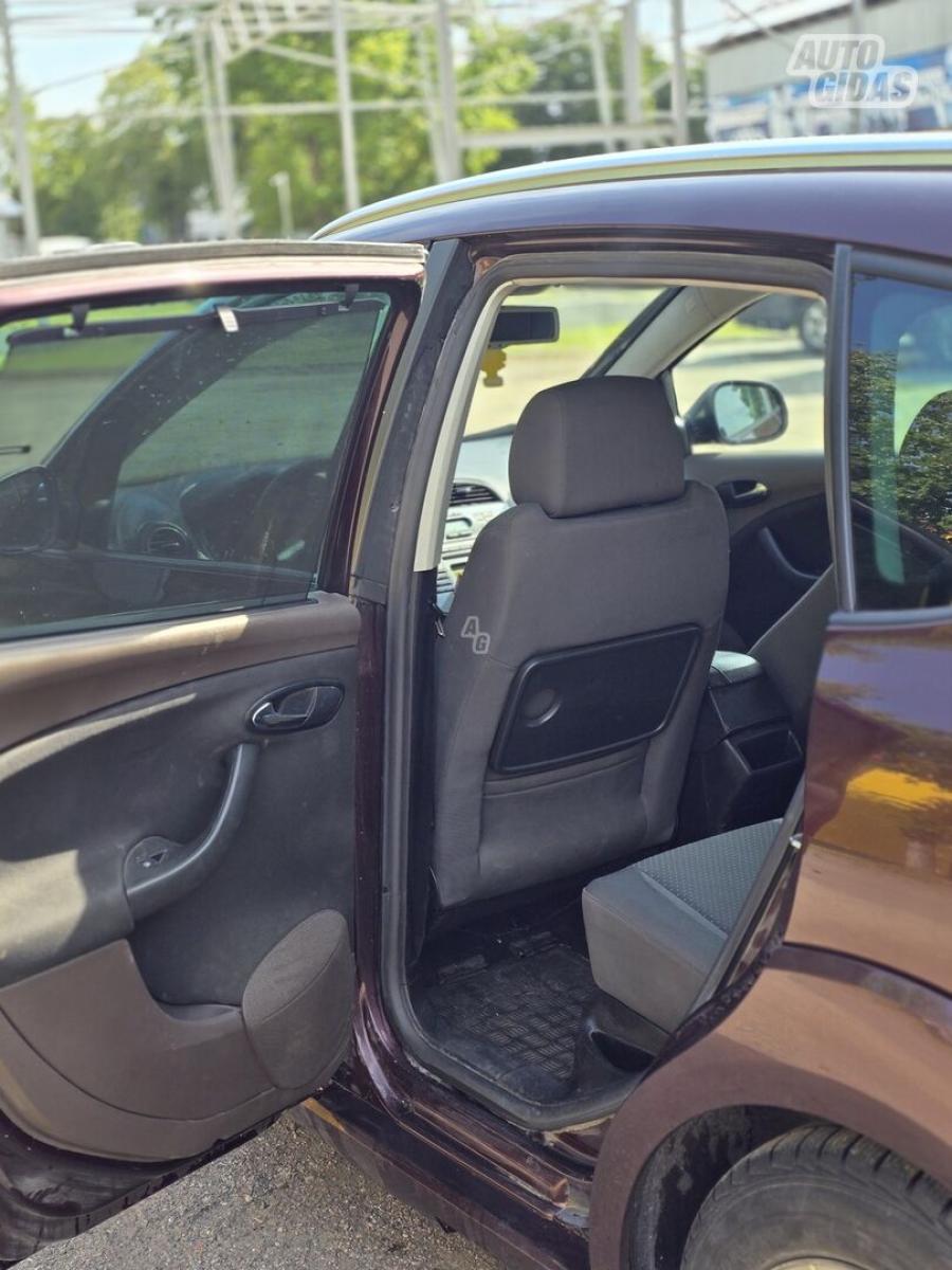 SEAT Altea XL 2007 in Silute, with an engine capacity of 2.00 L and mileage of 279 thousand km for 1200 €, photo 10 on AUTOMOTO.COM.LV