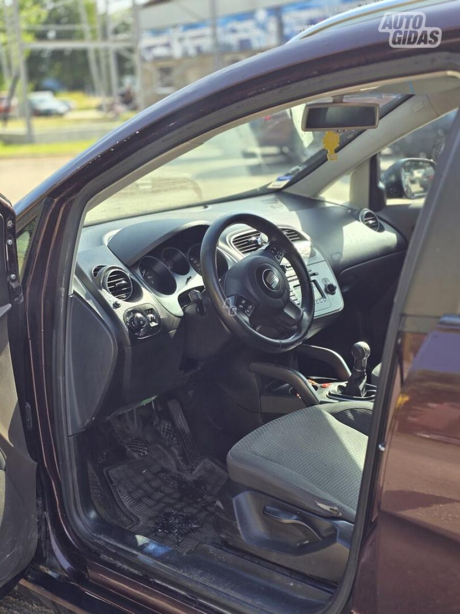 SEAT Altea XL 2007 in Silute, with an engine capacity of 2.00 L and mileage of 279 thousand km for 1200 €, photo 11 on AUTOMOTO.COM.LV