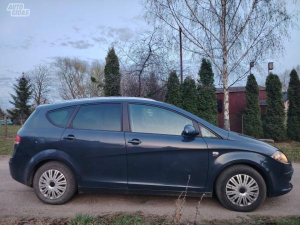 SEAT Altea XL 2009 Vilkaviškis, ar dzinēja tilpumu 2.00 L un nobraukumu 3200 tūkst. km par 2200 €, foto 4 vietnē AUTOMOTO.COM.LV