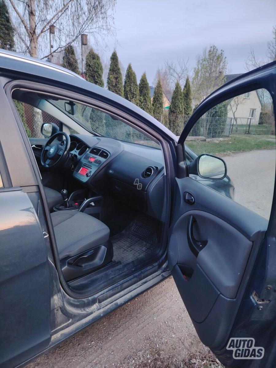 SEAT Altea XL 2009 Vilkaviškis, ar dzinēja tilpumu 2.00 L un nobraukumu 3200 tūkst. km par 2200 €, foto 8 vietnē AUTOMOTO.COM.LV