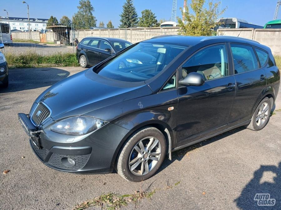 Сеат Altea XL 2010 в Паневежис, объемом двигателя 1.90 л и пробегом 300 тыс. км за 2650 €, фото 1 на AUTOMOTO.COM.LV
