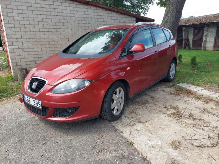 Sarkans SEAT Altea XL 2008 Marijampole, ar dzinēja tilpumu 1.90 L un nobraukumu 238 tūkst. km par 1200 €, foto 3 vietnē AUTOMOTO.COM.LV