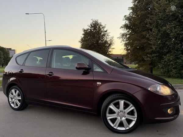 Красный Сеат Altea XL 2008 в Каунас, объемом двигателя 2.00 л и пробегом 367 тыс. км за 1995 €, фото 3 на AUTOMOTO.COM.LV