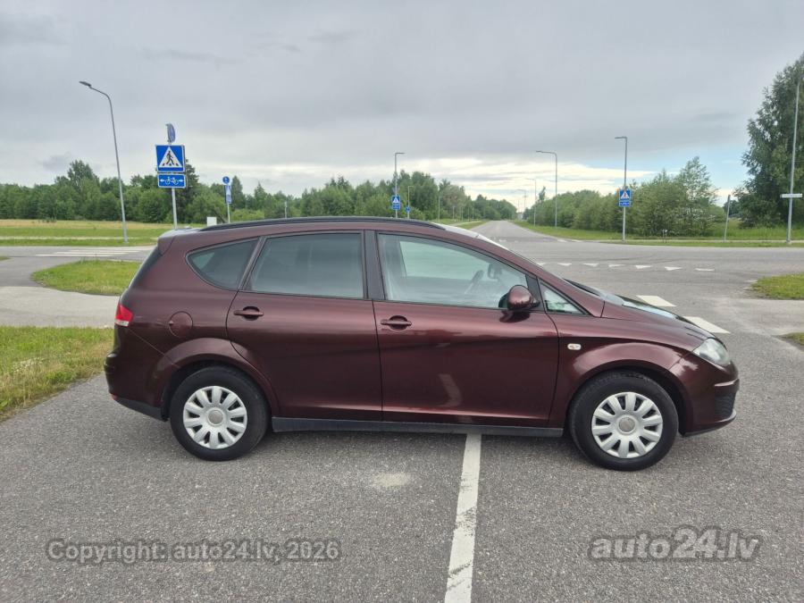 Красный Сеат Altea XL 2009 в Таллин, объемом двигателя 1.90 л и пробегом 250 тыс. км за 2450 €, фото 4 на AUTOMOTO.COM.LV