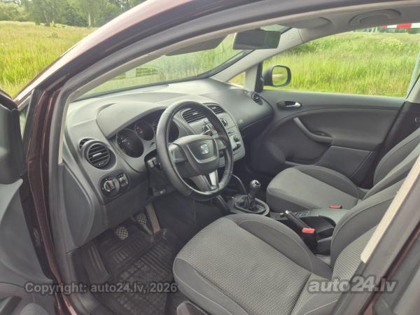 Sarkans SEAT Altea XL 2009 Tallina, ar dzinēja tilpumu 1.90 L un nobraukumu 250 tūkst. km par 2450 €, foto 8 vietnē AUTOMOTO.COM.LV