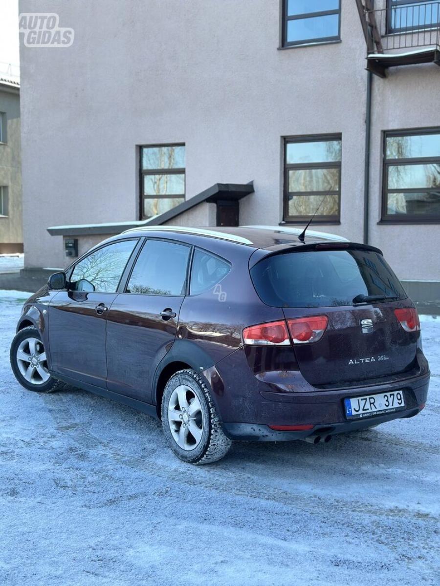 Red SEAT Altea XL 2007 in Anyksciai, with an engine capacity of 2.00 L and mileage of 379 thousand km for 1800 €, photo 11 on AUTOMOTO.COM.LV