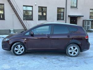 Red SEAT Altea XL 2007 in Anyksciai, with an engine capacity of 2.00 L and mileage of 379 thousand km for 1800 €, photo 14 on AUTOMOTO.COM.LV
