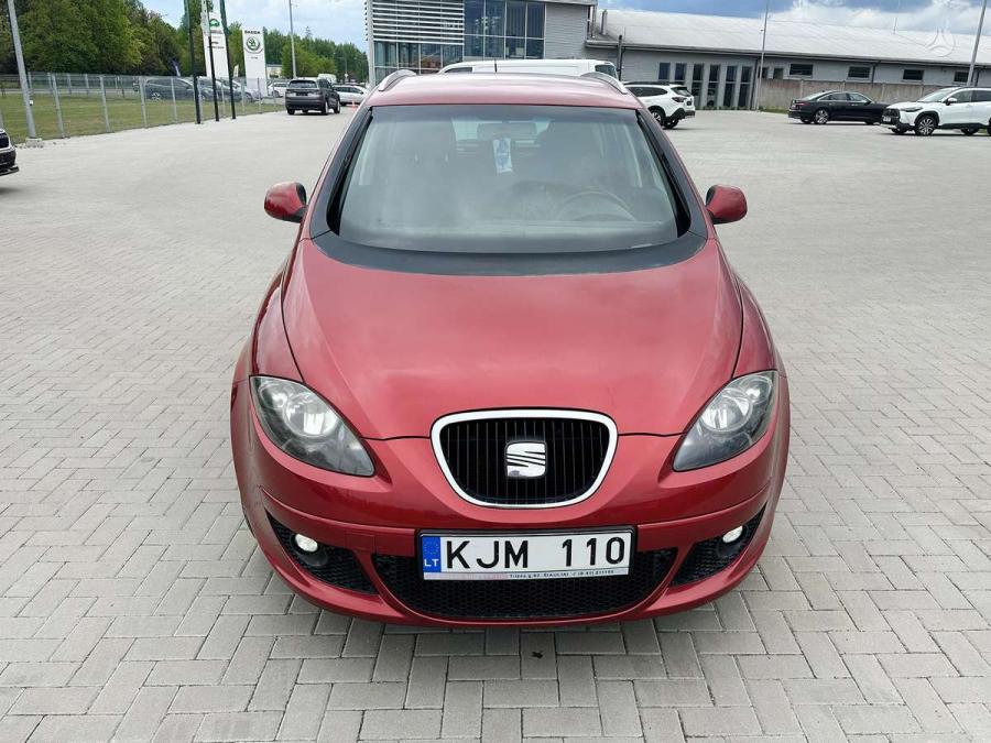 Красный Сеат Altea XL 2007 в Шяуляй, объемом двигателя 1.97 л и пробегом 335 тыс. км за 1950 €, фото 3 на AUTOMOTO.COM.LV