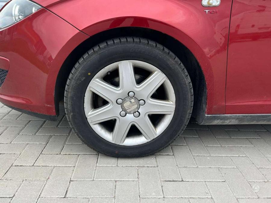 Красный Сеат Altea XL 2007 в Шяуляй, объемом двигателя 1.97 л и пробегом 335 тыс. км за 1950 €, фото 9 на AUTOMOTO.COM.LV