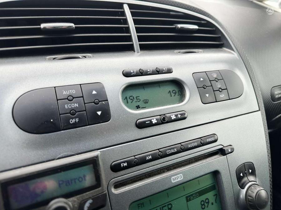 Красный Сеат Altea XL 2007 в Шяуляй, объемом двигателя 1.97 л и пробегом 335 тыс. км за 1950 €, фото 15 на AUTOMOTO.COM.LV